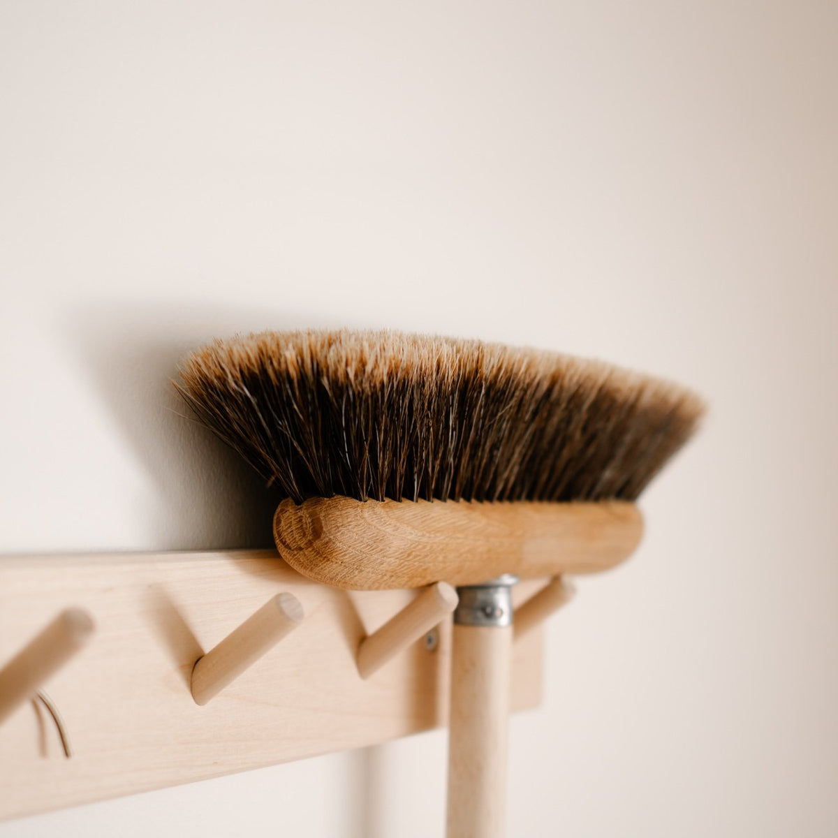 Split Horsehair Broom – Helen Milan